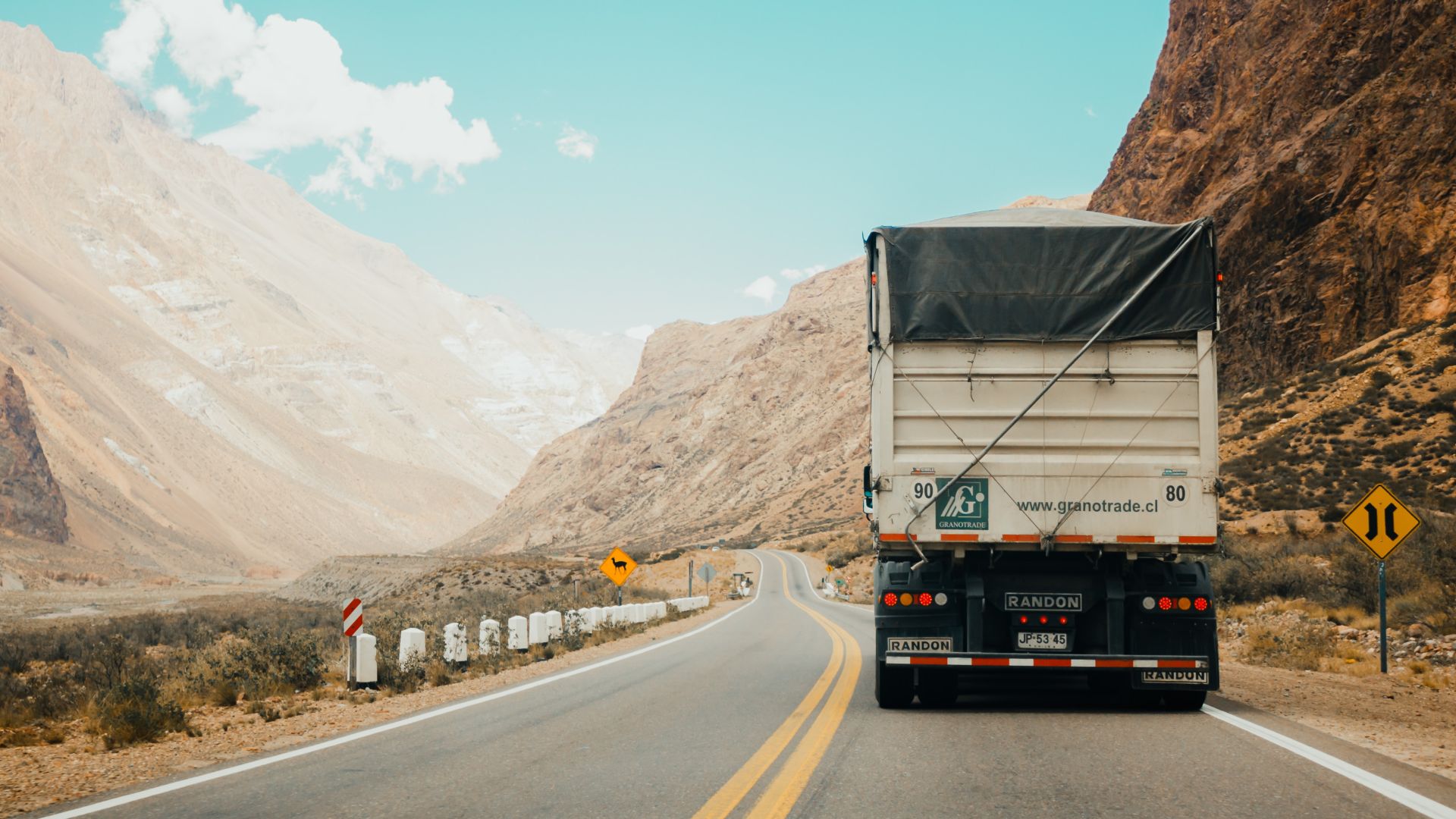 Understanding Commercial Truck Accidents and How Hurt Trucker Attorneys ...