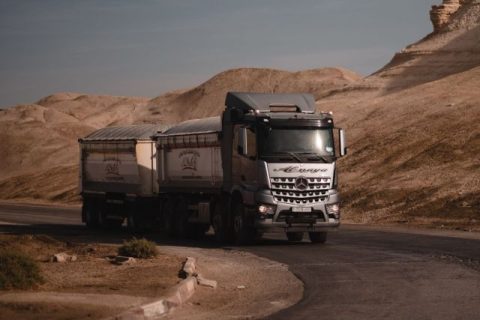 Safety Tips for Loading and Unloading Trucks